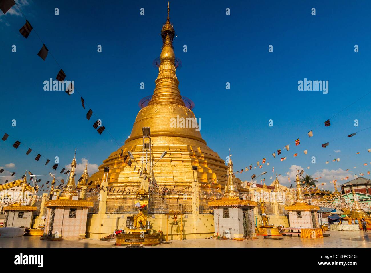 Botataung hi-res stock photography and images - Alamy