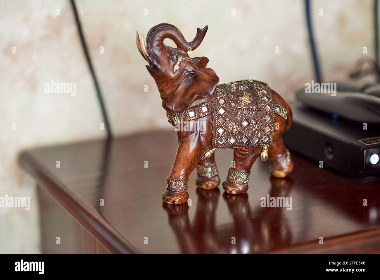 Souvenir polystone An elephant in a blanket-chain mail with mosaics and ...