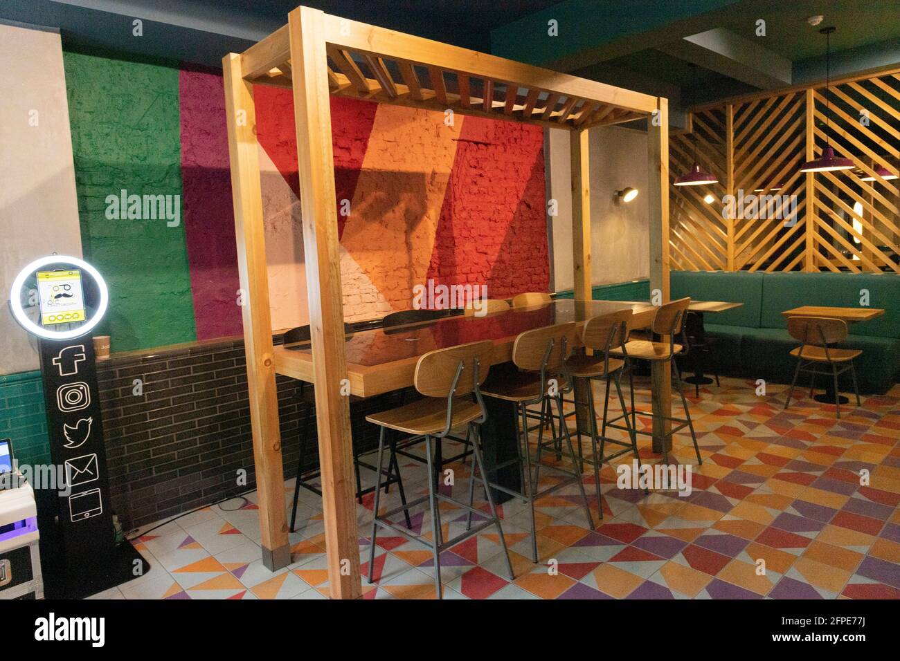 Jollibee uk hi-res stock photography and images - Alamy