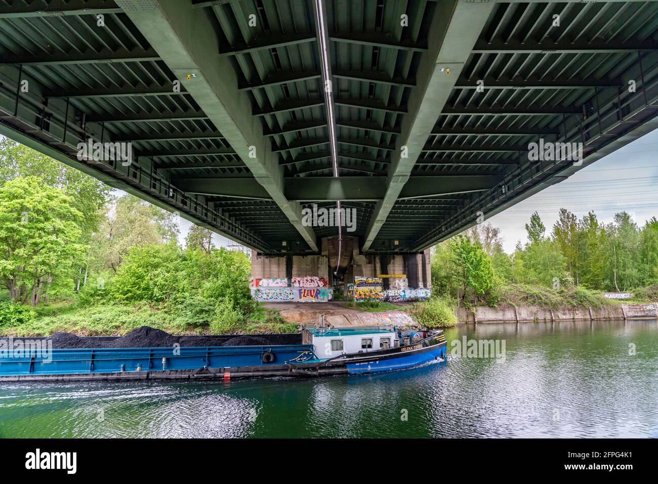 Motorway bridge of the A43, built in 1965, over the Rhine-Herne Canal ...