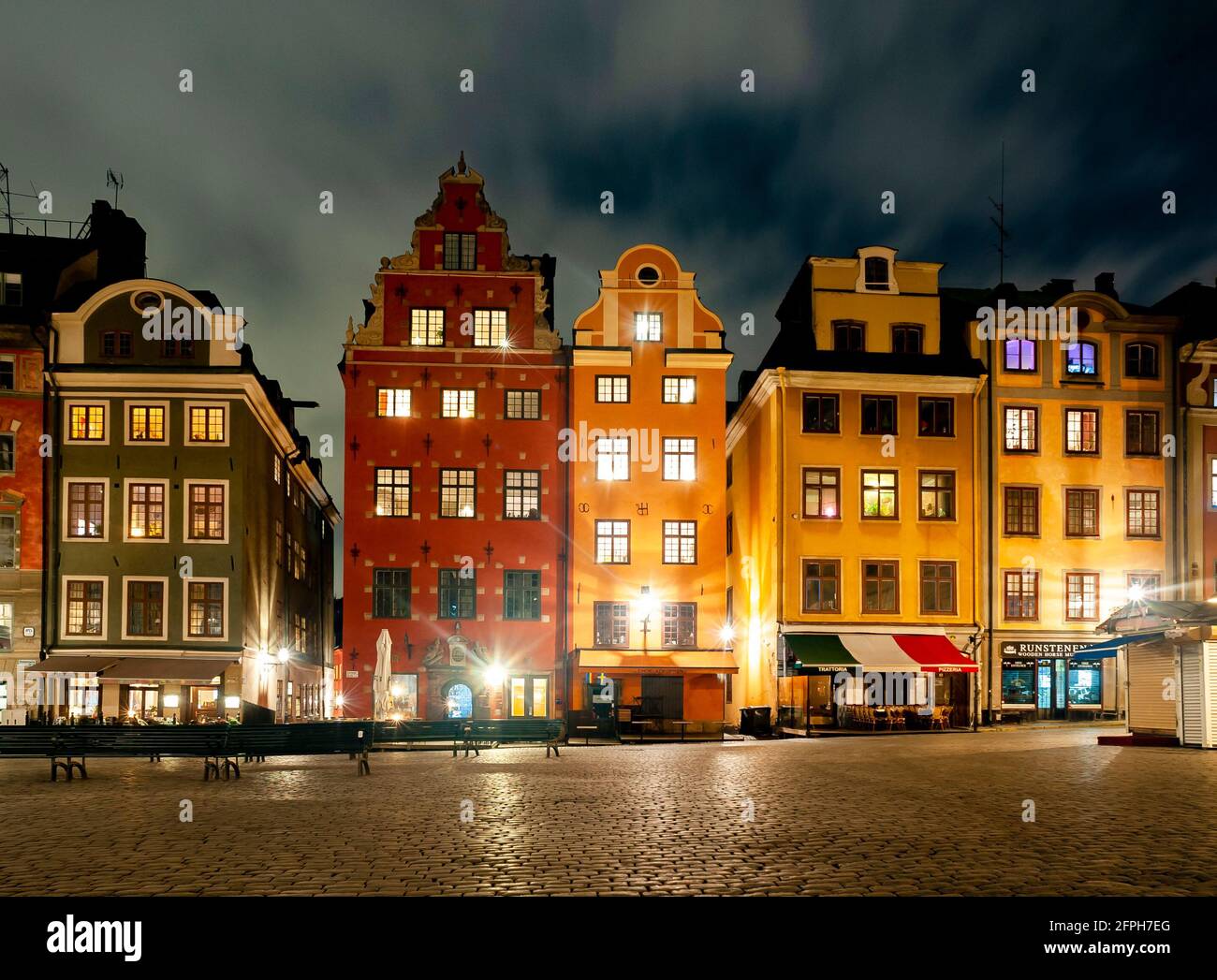 Stortorget at night in Gamla stan, Stockholm Stock Photo - Alamy