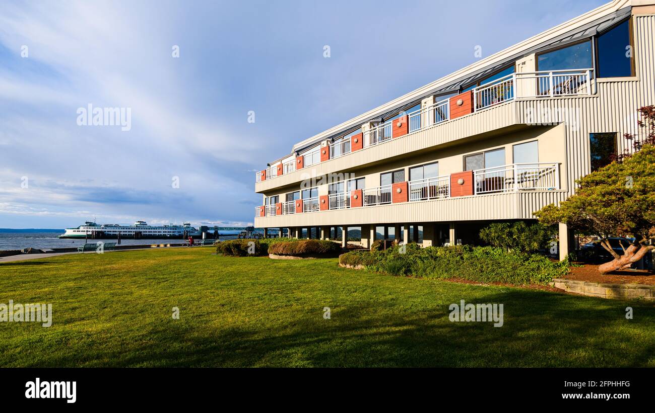 Edmonds bay building hi-res stock photography and images - Alamy