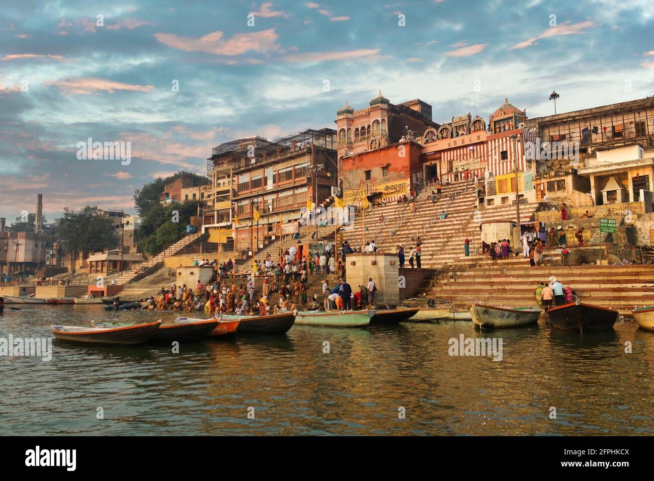Kedar ghat varanasi india hi-res stock photography and images - Alamy
