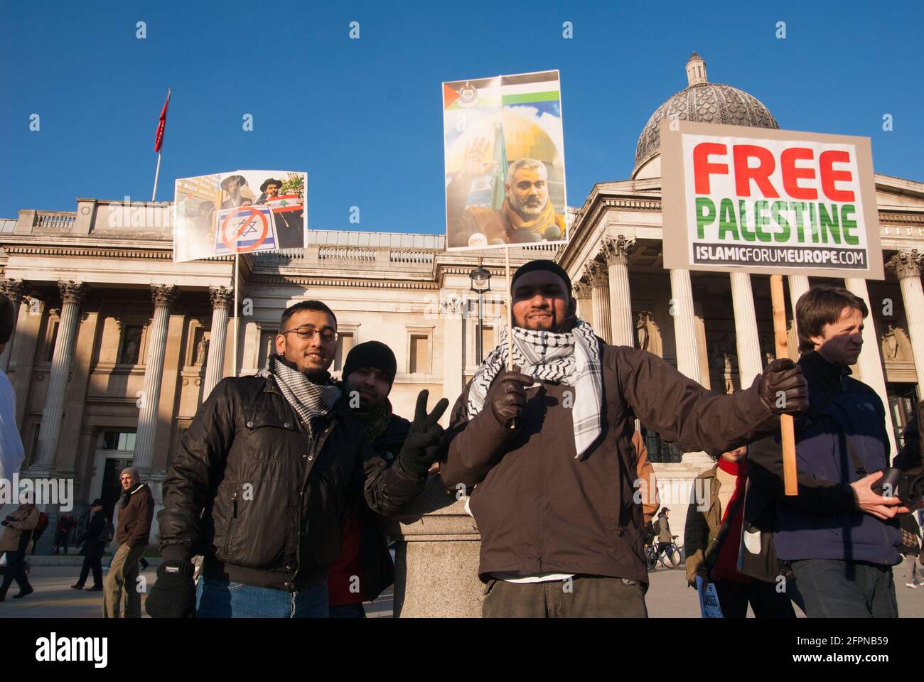 TRAFALGAR SQUARE, LONDON - JANUARY 9, 2009: Freedom for Palestine demo ...