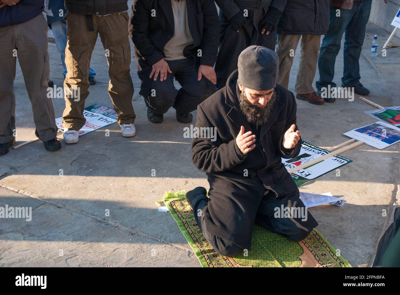 Muslim in london praying in public hi-res stock photography and images ...