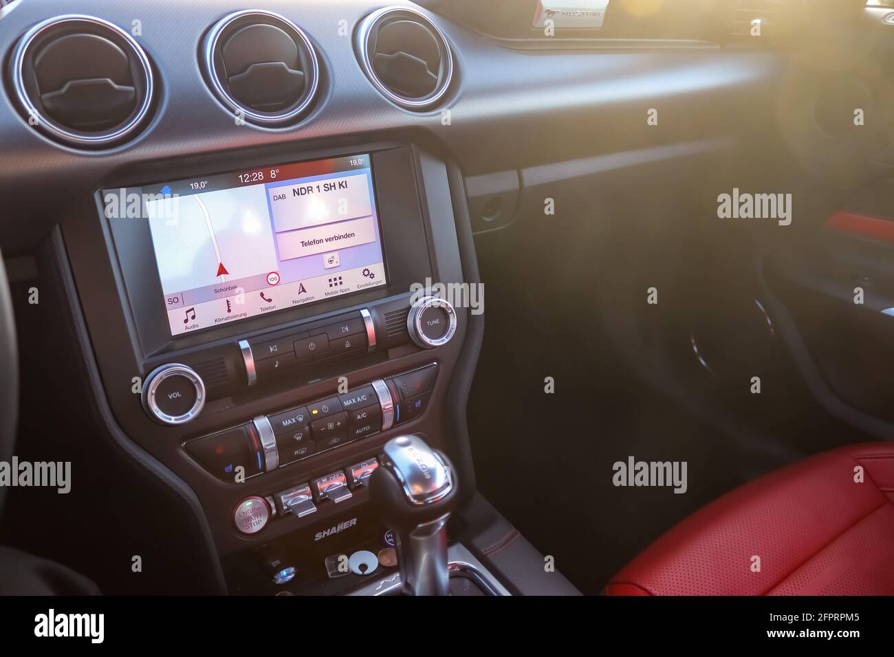View into the cockpit at the instruments of a Ford Mustang Model 2018 ...