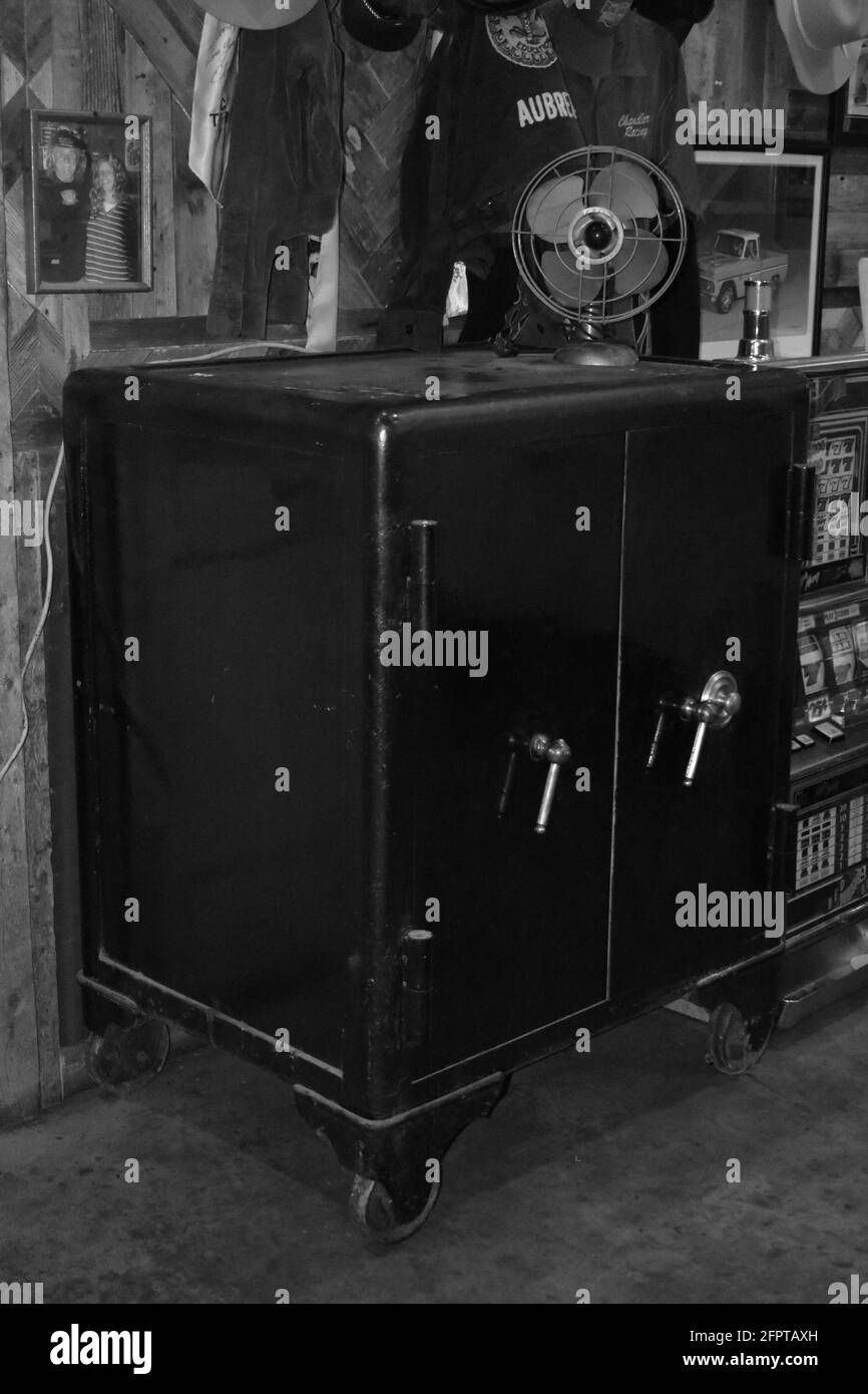 old time steel safe Stock Photo - Alamy