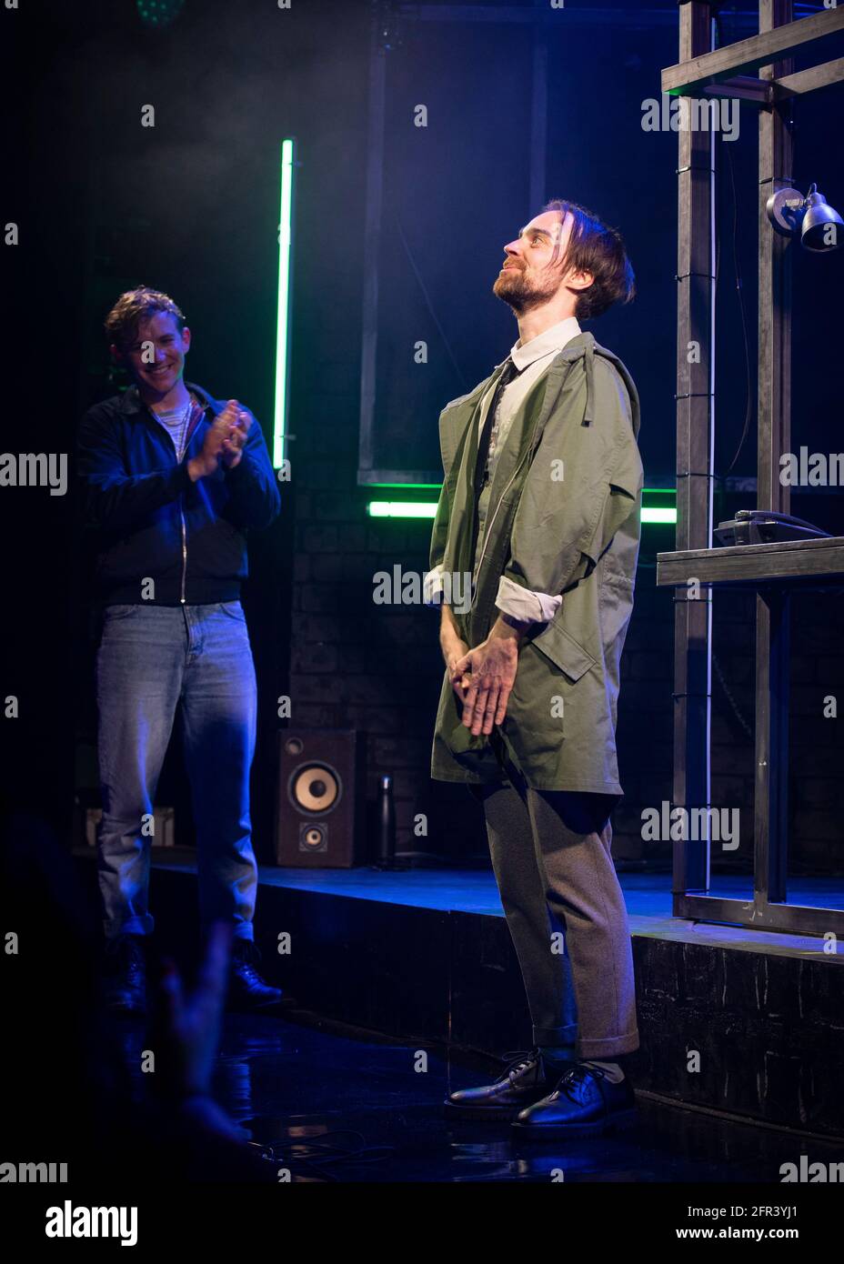 Curtain call stage hi-res stock photography and images - Alamy