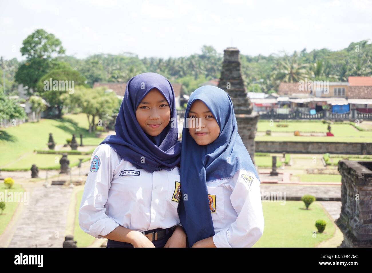 Junior high girls hi-res stock photography and images - Alamy