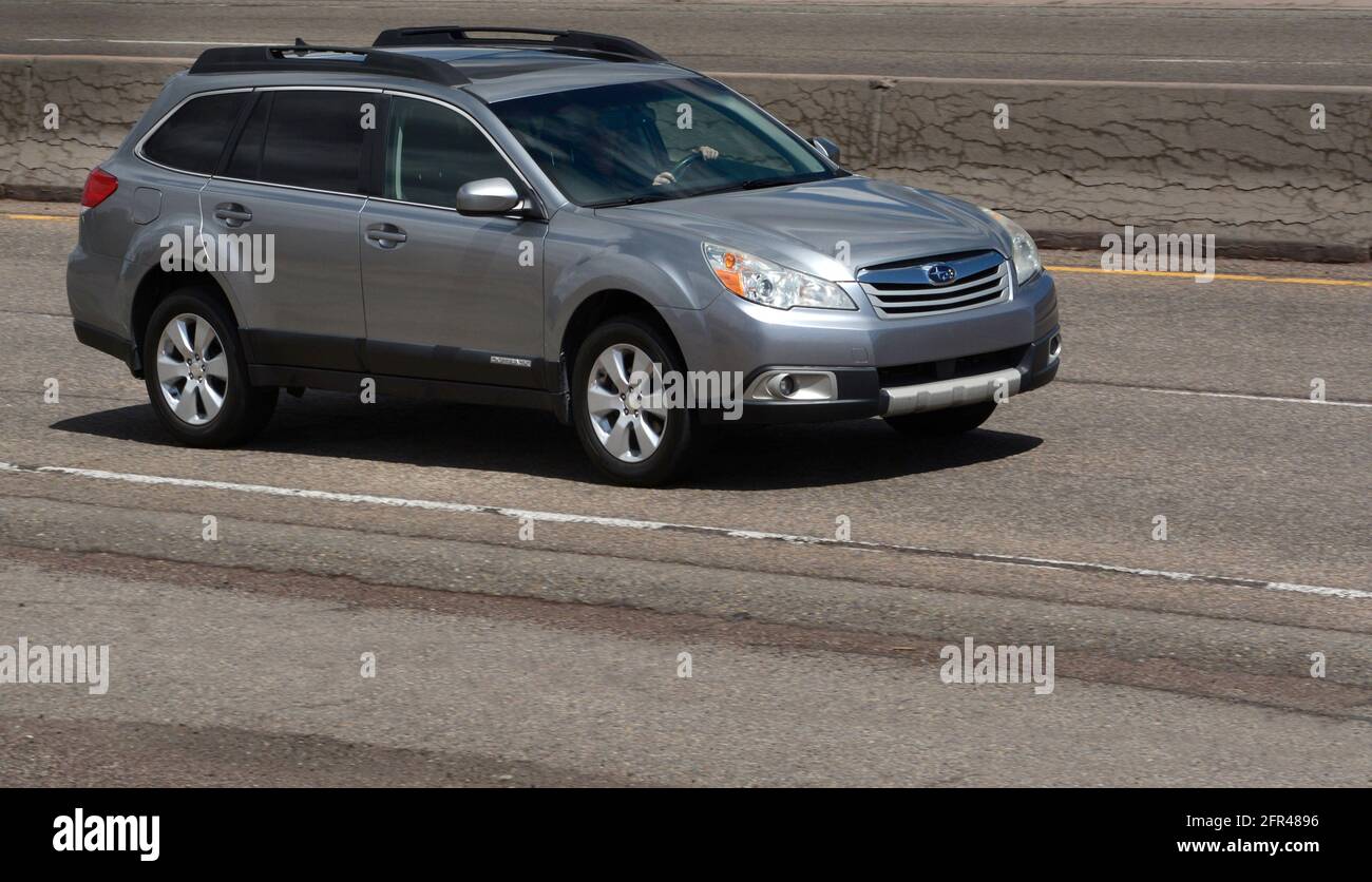 Subaru outback hi-res stock photography and images - Alamy