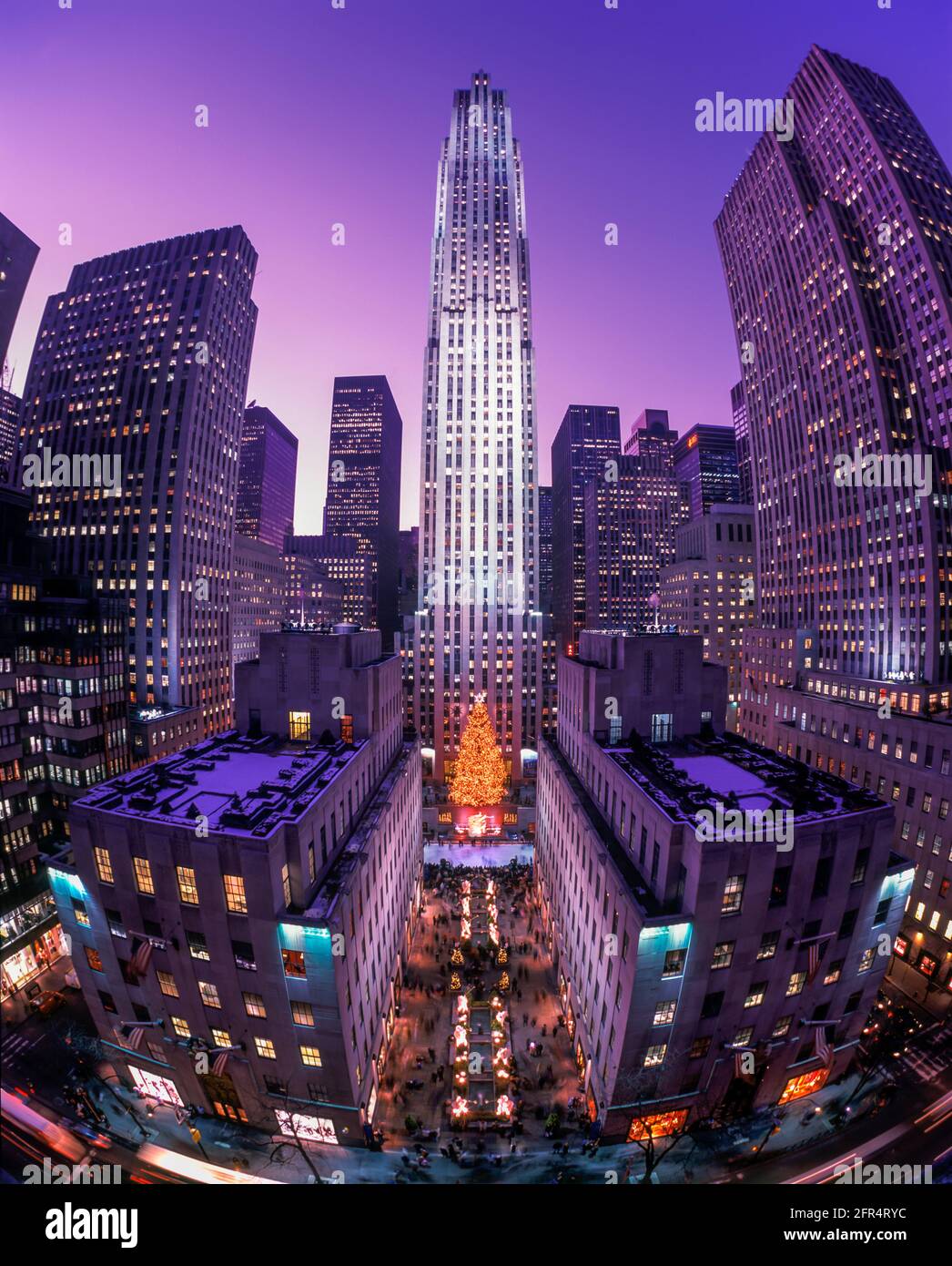 Rockefeller center at night vintage hi-res stock photography and images ...