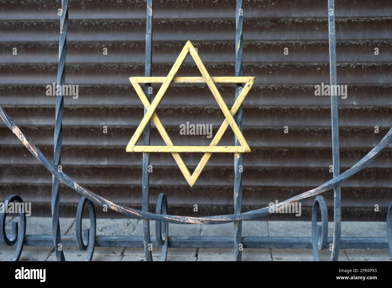 Jewish star fence hi-res stock photography and images - Alamy