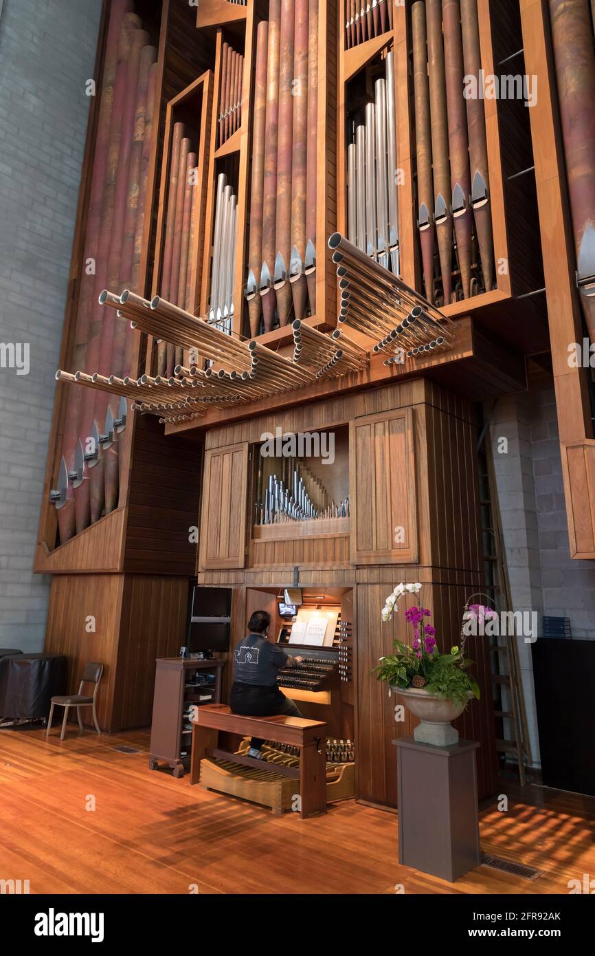 Covid clinic cathedral hi-res stock photography and images - Alamy