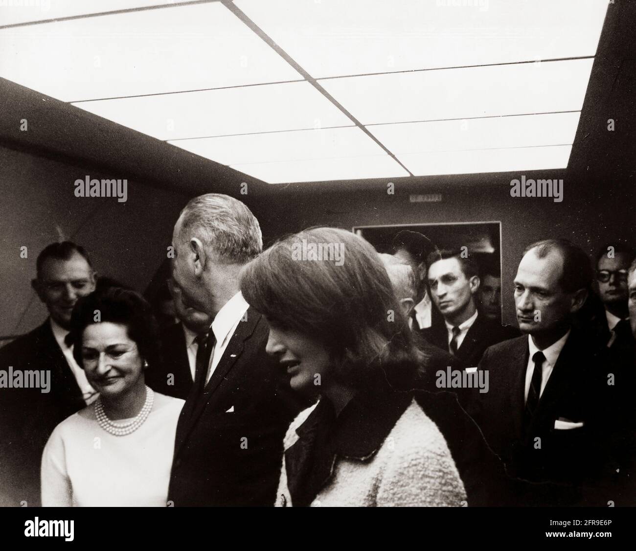 Lyndon johnson swearing in 1963 hi-res stock photography and images - Alamy