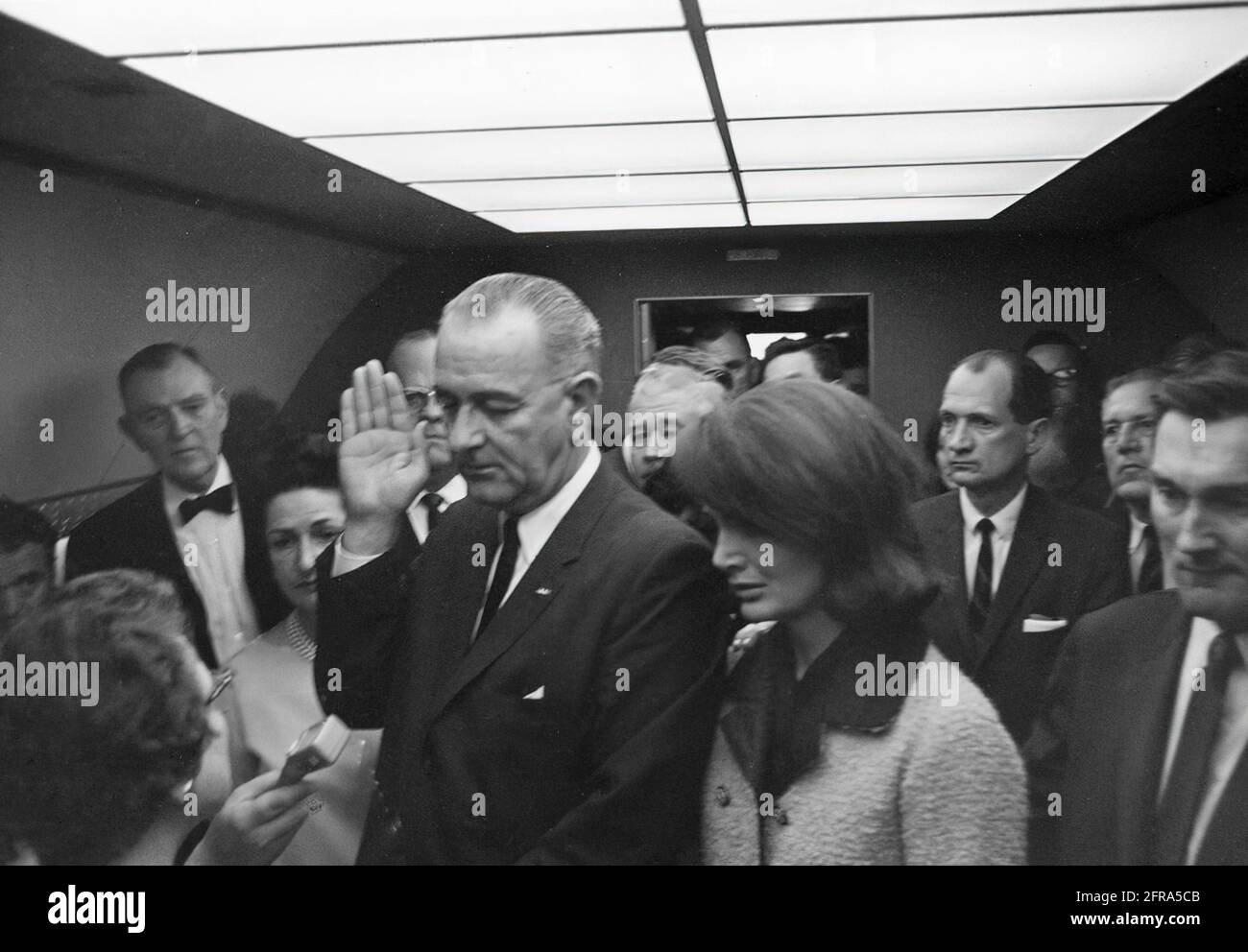 Lyndon johnson swearing in 1963 hi-res stock photography and images - Alamy
