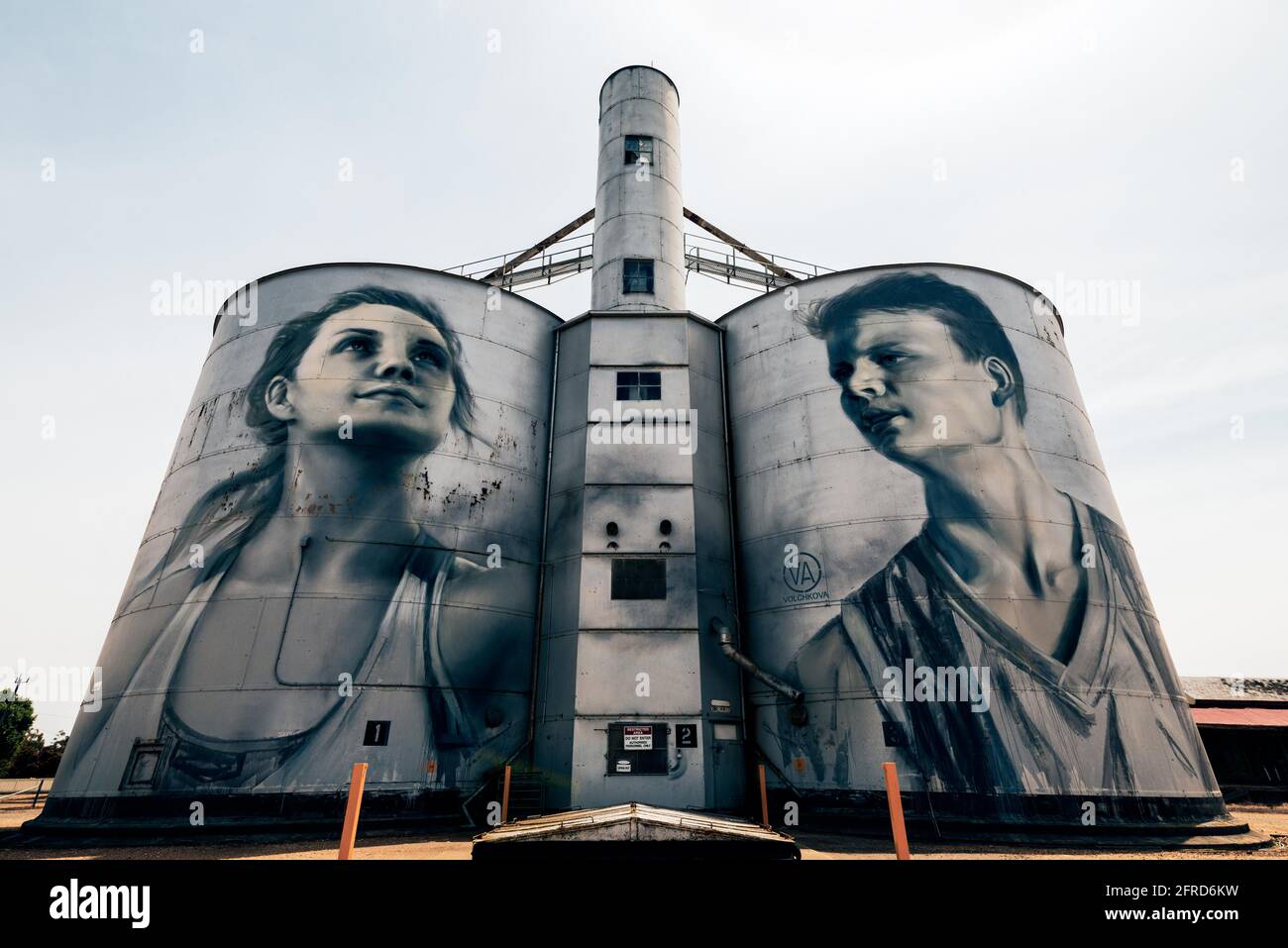 Giant murals on old grain silos part of a trail of giant silo art in ...