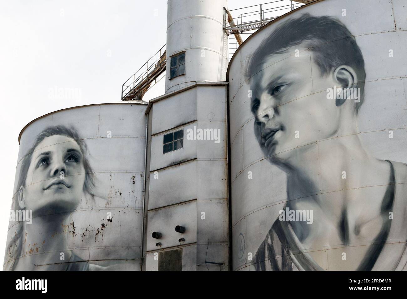 Giant murals on old grain silos part of a trail of giant silo art in ...