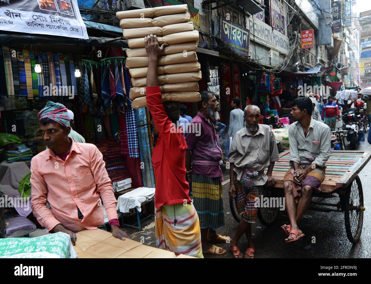 The vibrant market at the Chowk Bazaar in old Dhaka, Bangladesh Stock Photo - Alamy