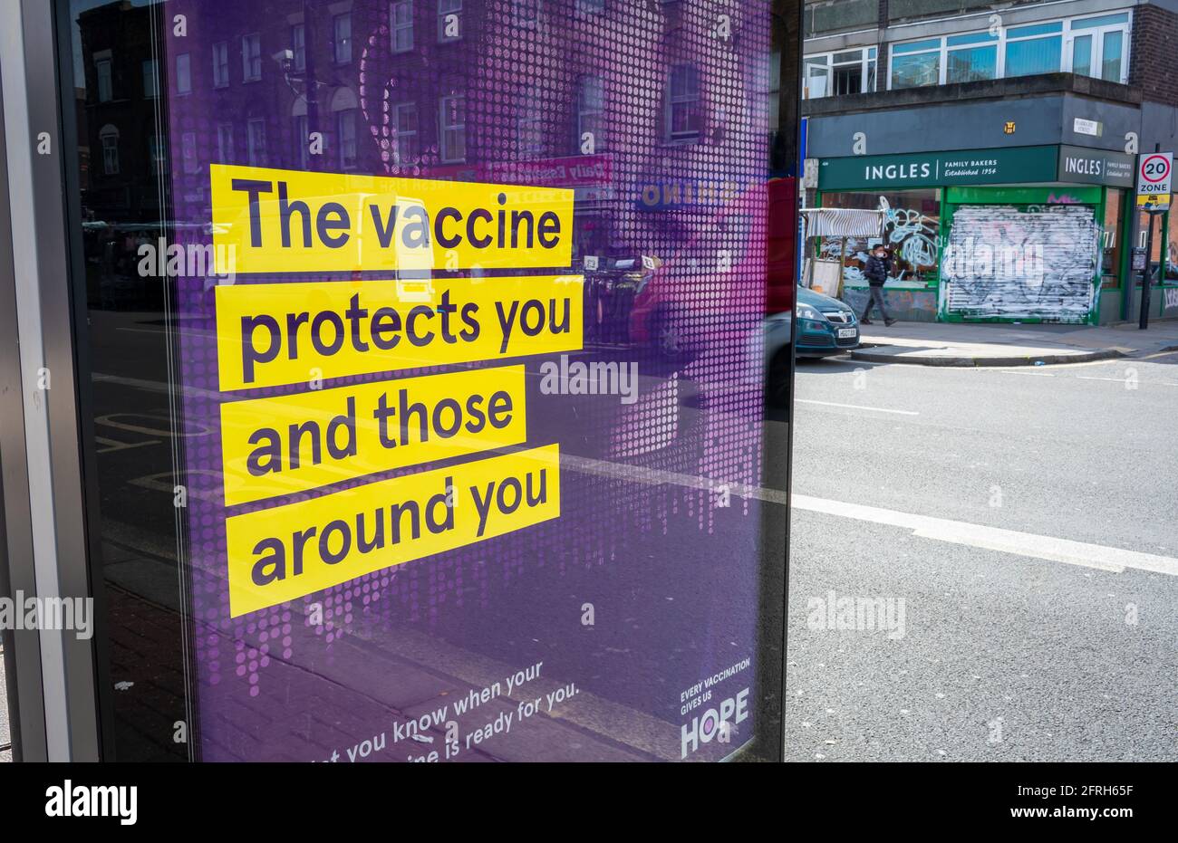 Billboard advertisement uk hi-res stock photography and images - Alamy