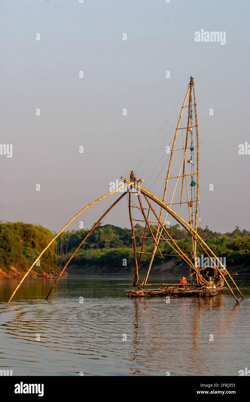 Bamboo fishing platform hi-res stock photography and images - Alamy