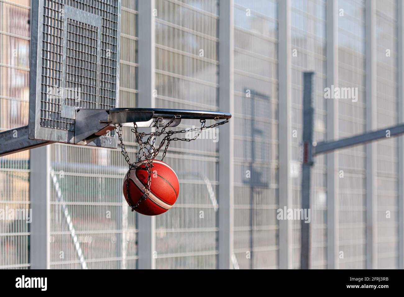 Street hoops ball hi-res stock photography and images - Alamy