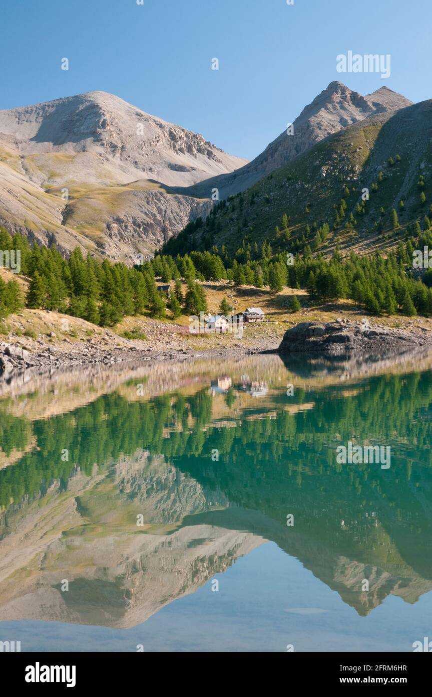 Largest lake of france hi-res stock photography and images - Alamy
