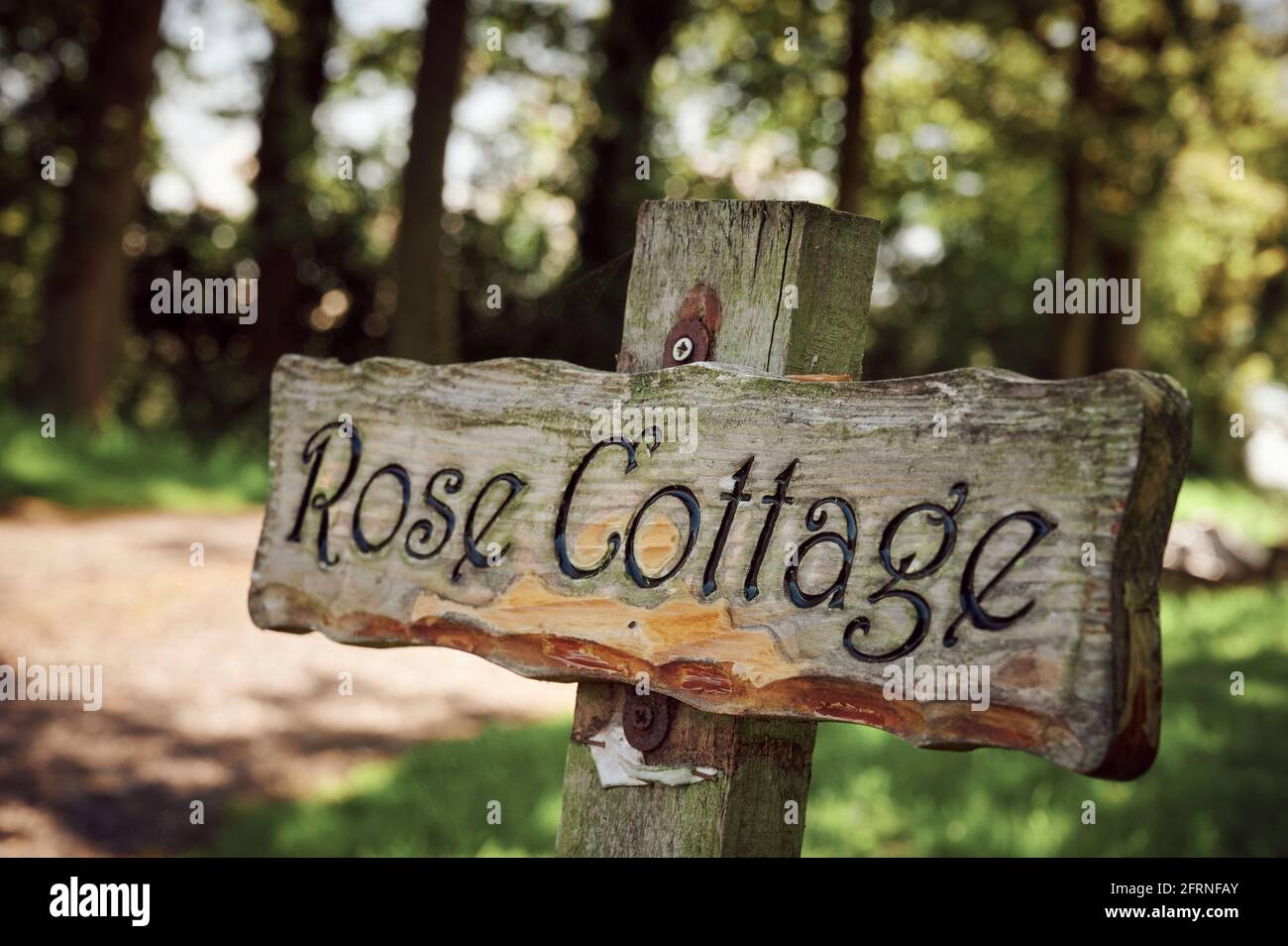 Rose cottage house name hi-res stock photography and images - Alamy