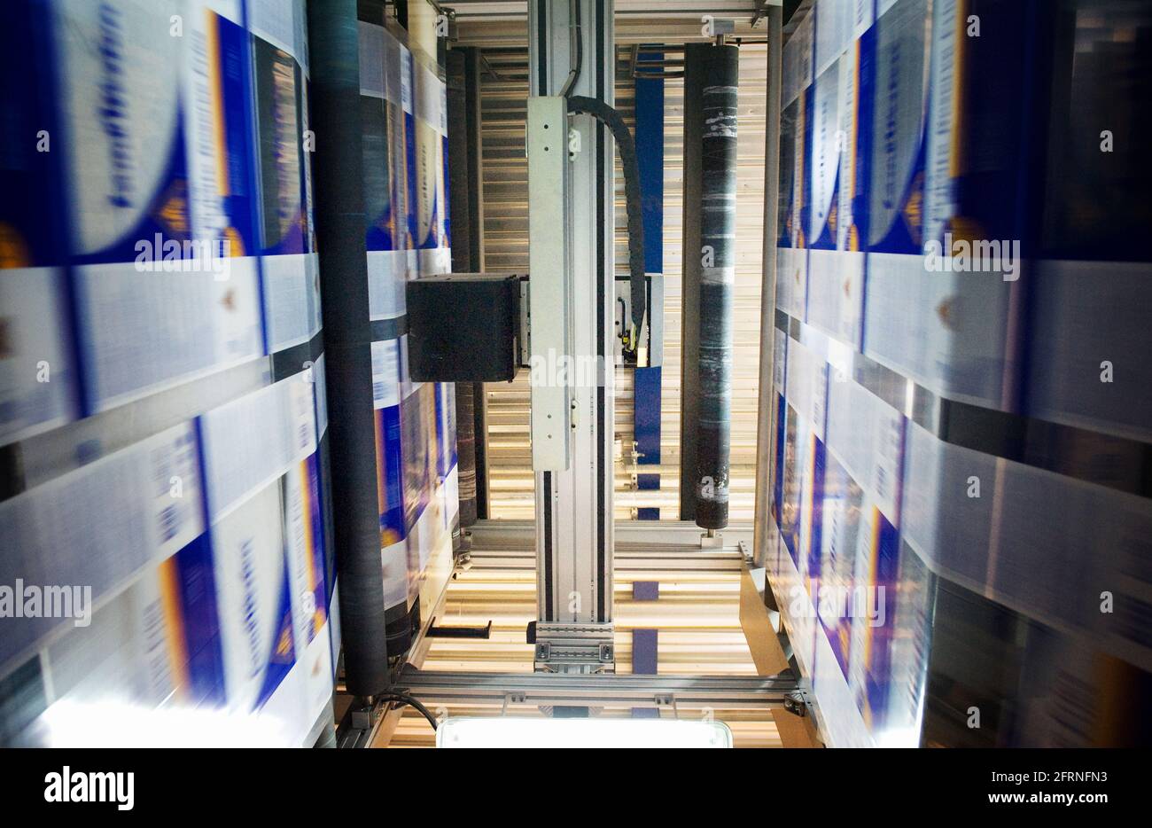 Newspaper printing press machine hi-res stock photography and images ...