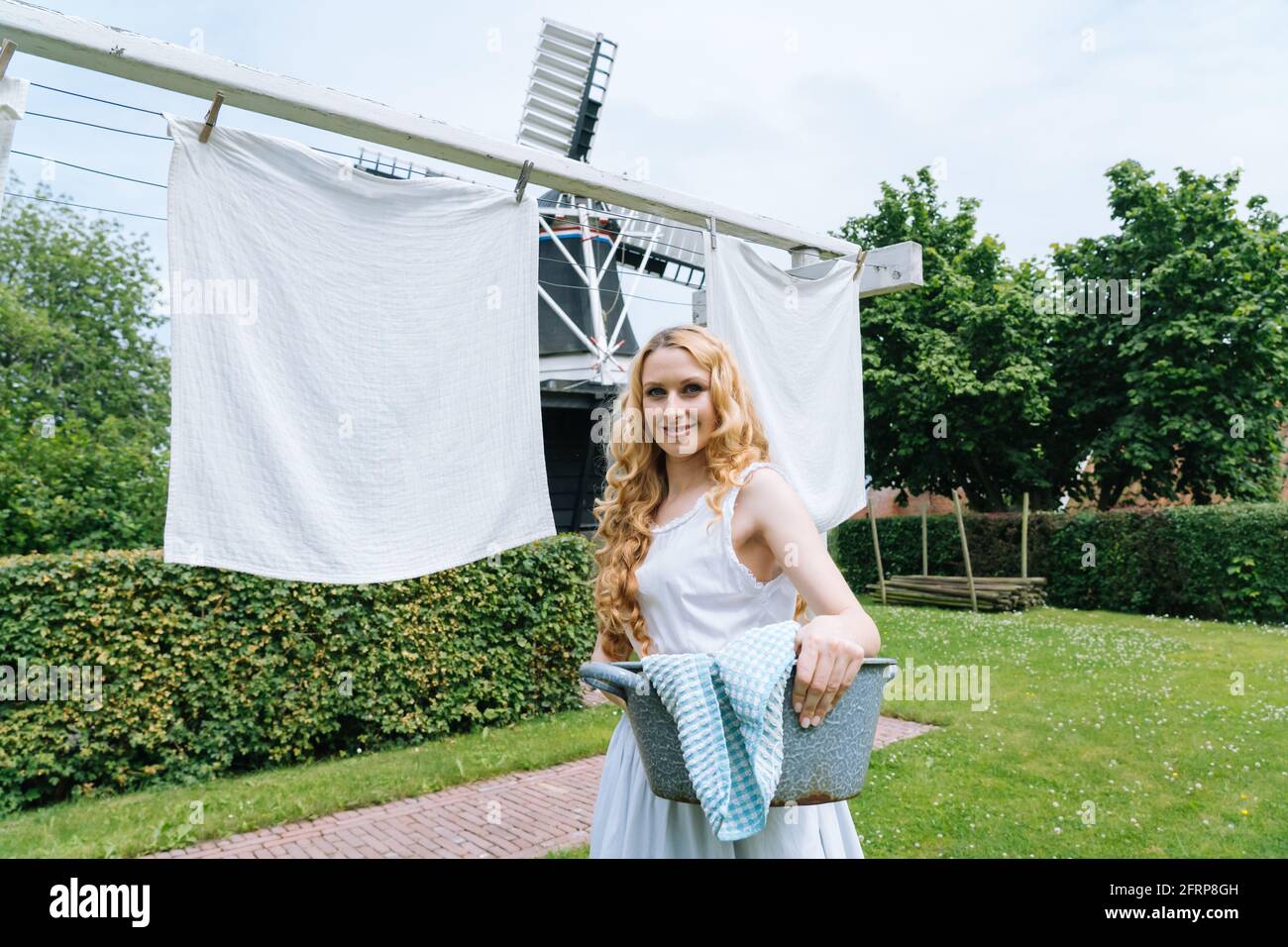 Windy laundry traditional clean hi-res stock photography and images - Alamy