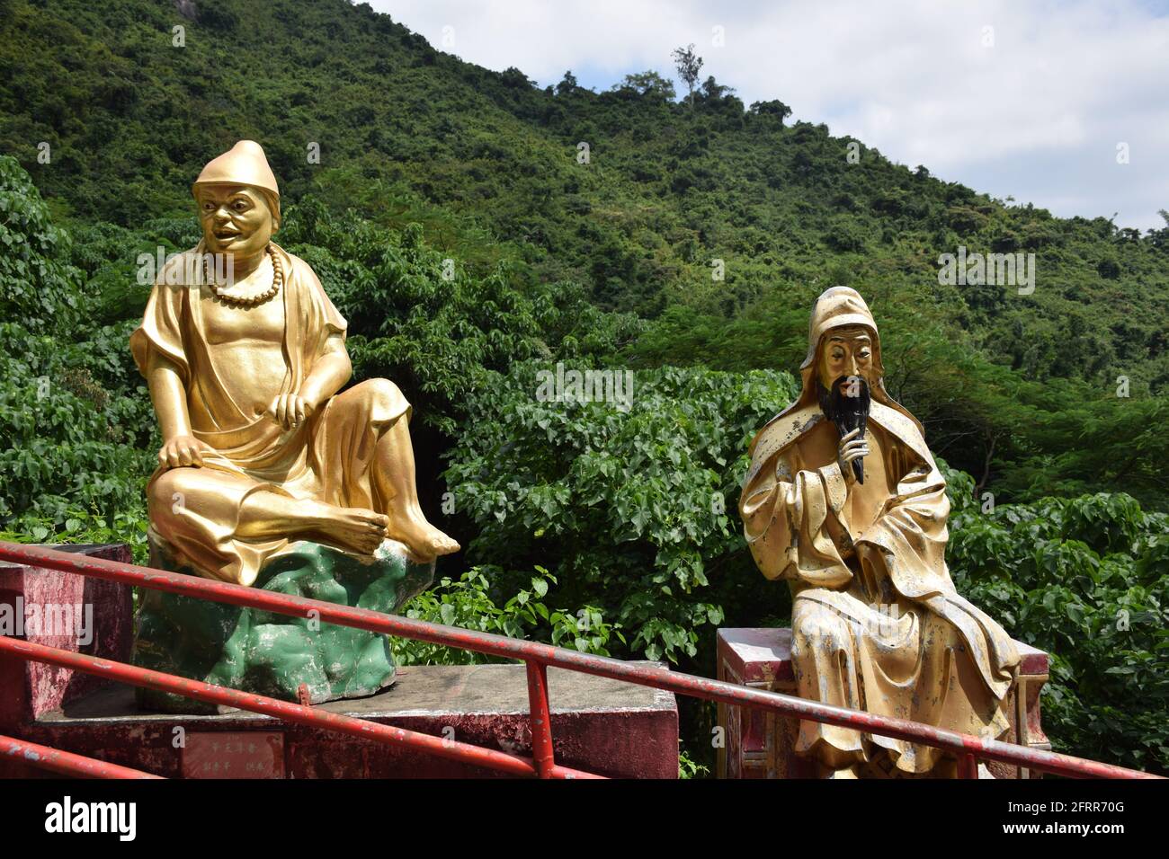 Golden statues inside Ten thousand Buddhas Monastery in Sha Tin area ...