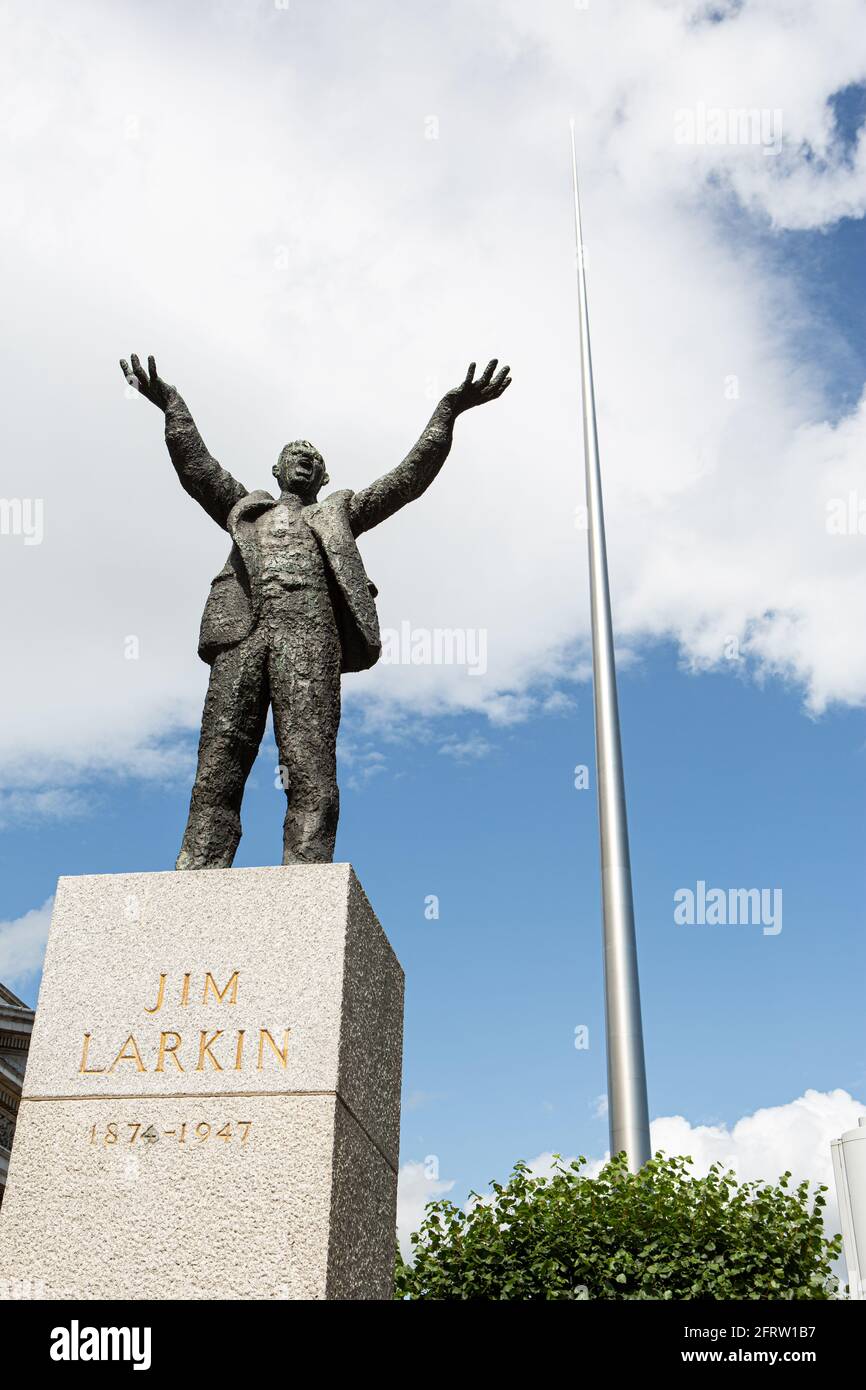 Jim Larkin statue and the Spire of Dublin, Ireland Stock Photo - Alamy