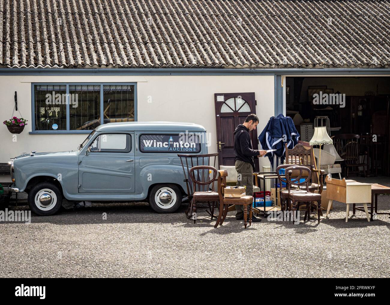 Small old warehouse hi-res stock photography and images - Alamy