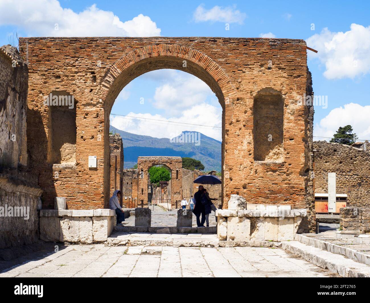 Historic heritage site arch hi-res stock photography and images - Alamy