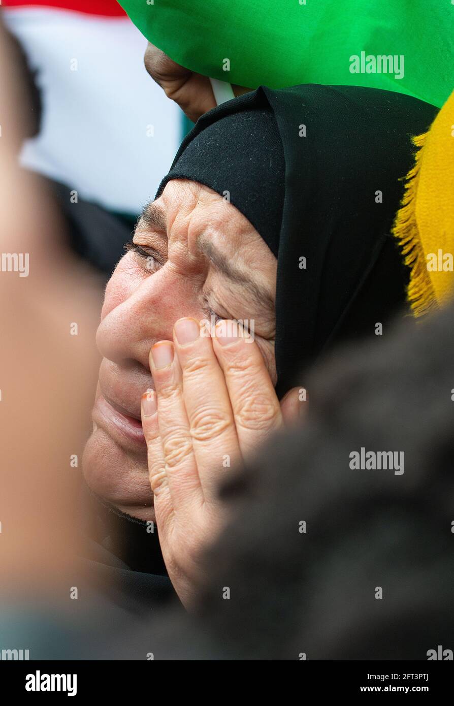 London, UK. 15th May 2021. Crying Palestinian woman protester at the ...