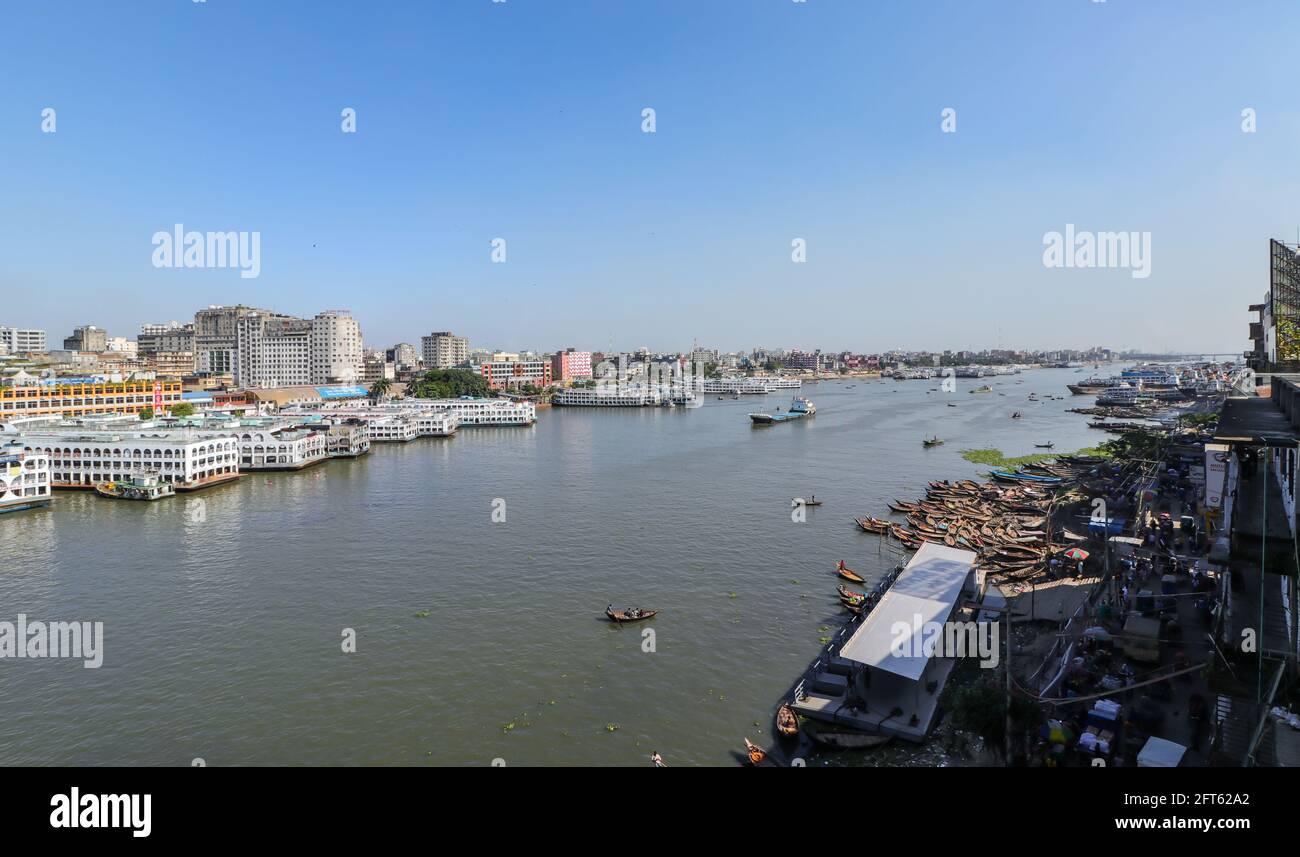 Buriganga river, Dhaka, Bangladesh : The Buriganga river is always busy ...