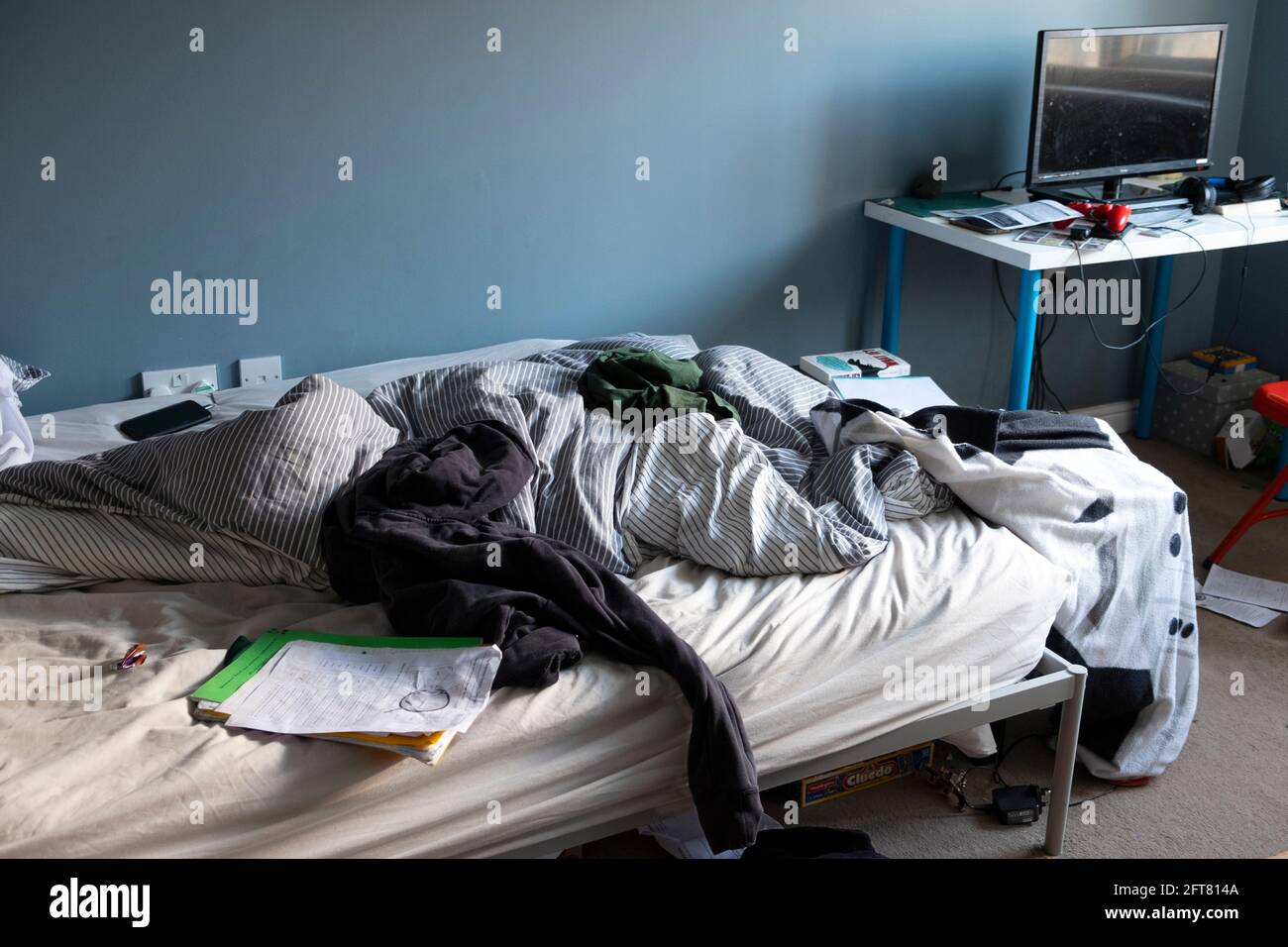 Teenager Bedroom Messy Computer High Resolution Stock Photography and ...