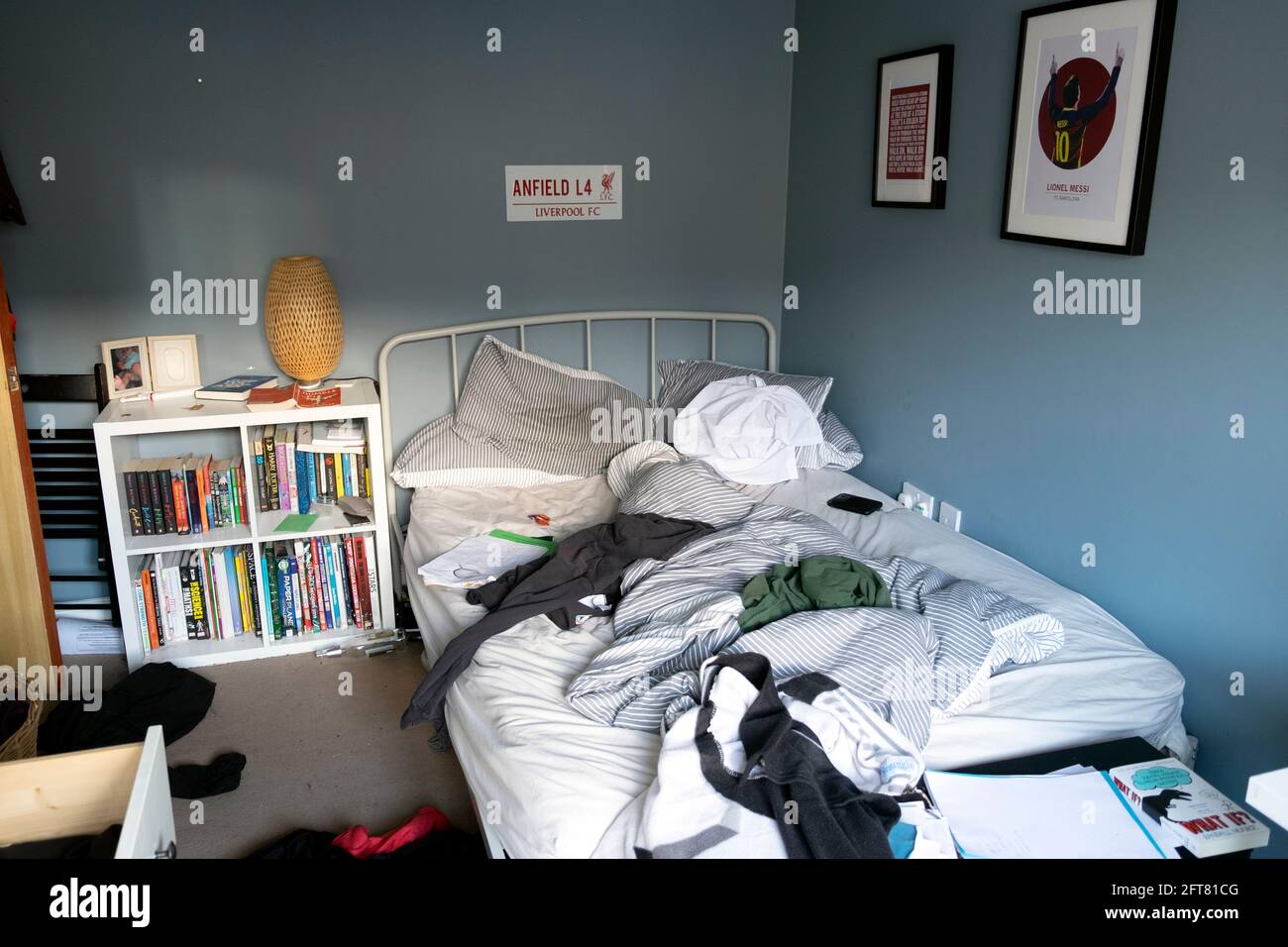 Messy room hi-res stock photography and images - Alamy
