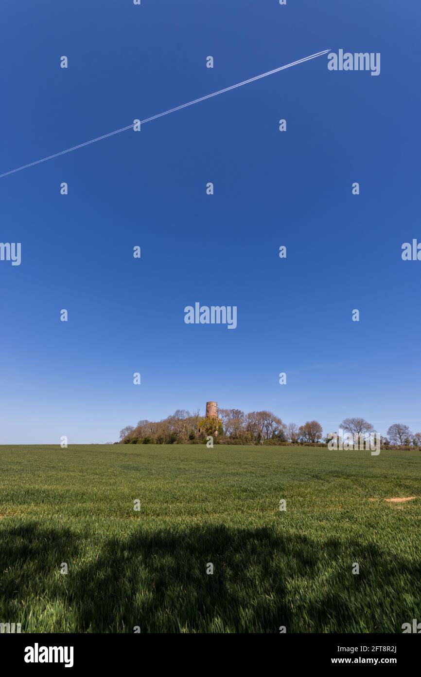 Folly tower racton ruin hi-res stock photography and images - Alamy