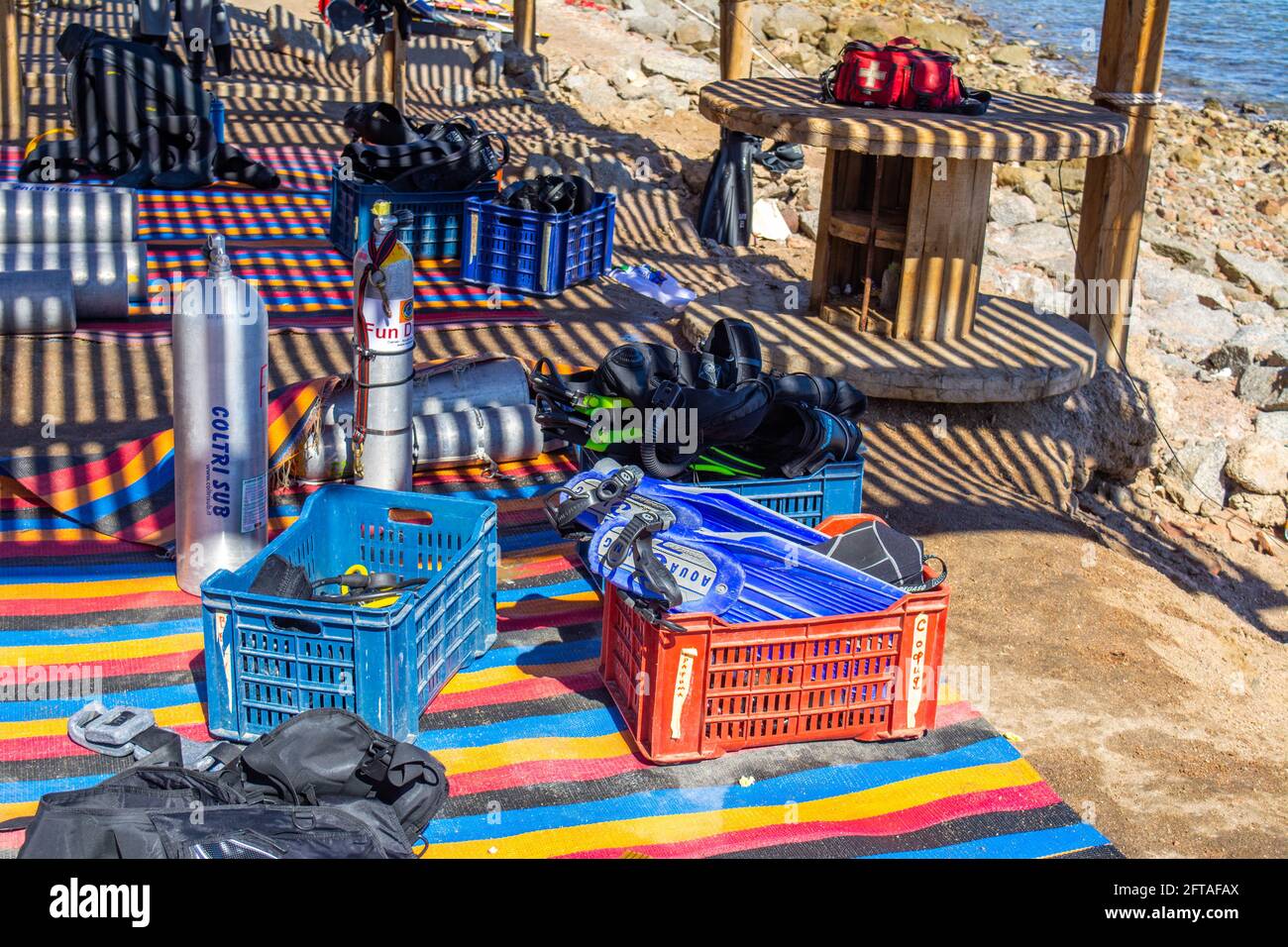 Scuba diving oxygen tubes hi-res stock photography and images - Alamy