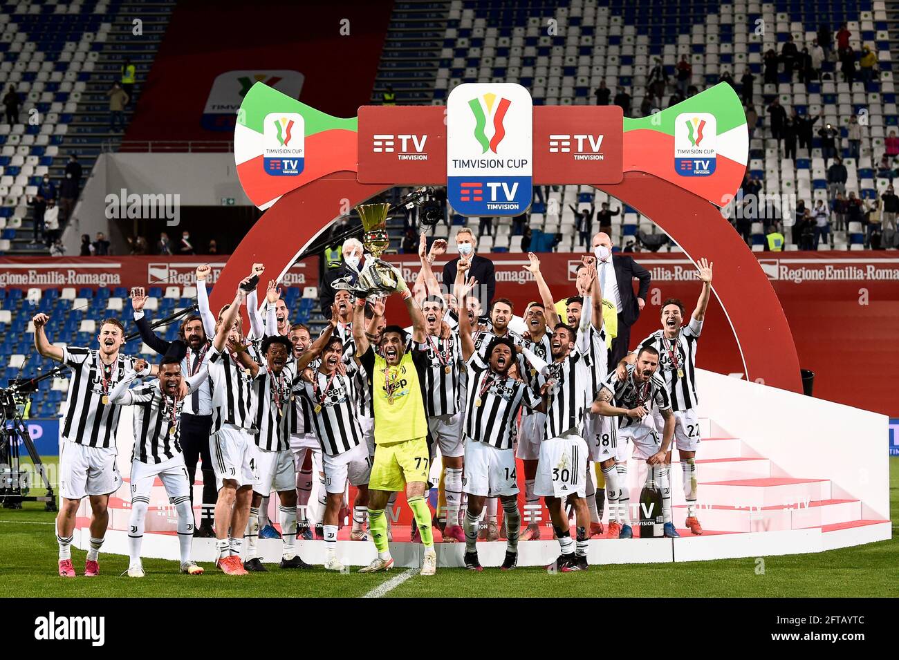 Andrea pirlo juventus trophy hi-res stock photography and images - Alamy