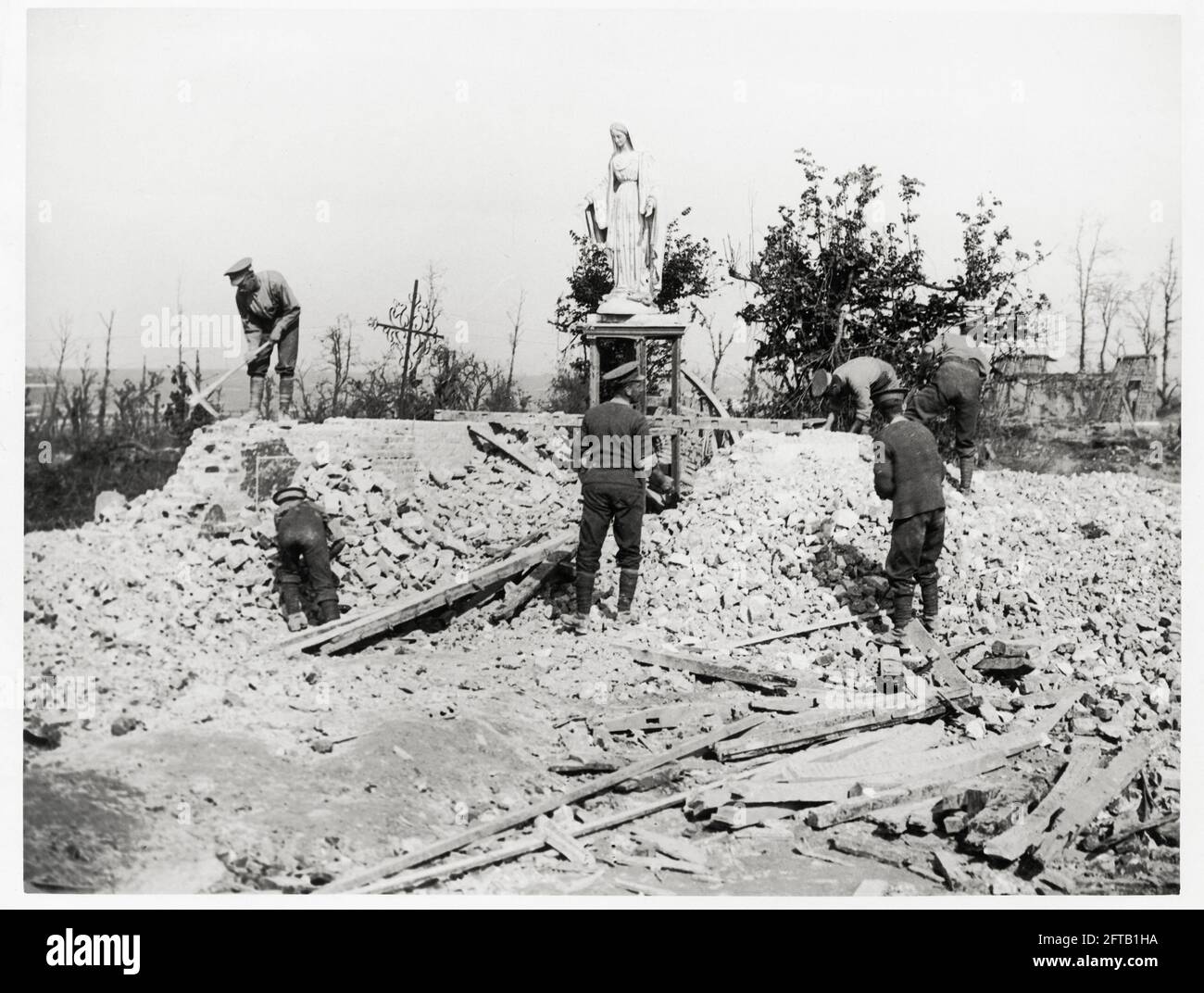 World War One, WWI, Western Front - Men move around in front of the ...