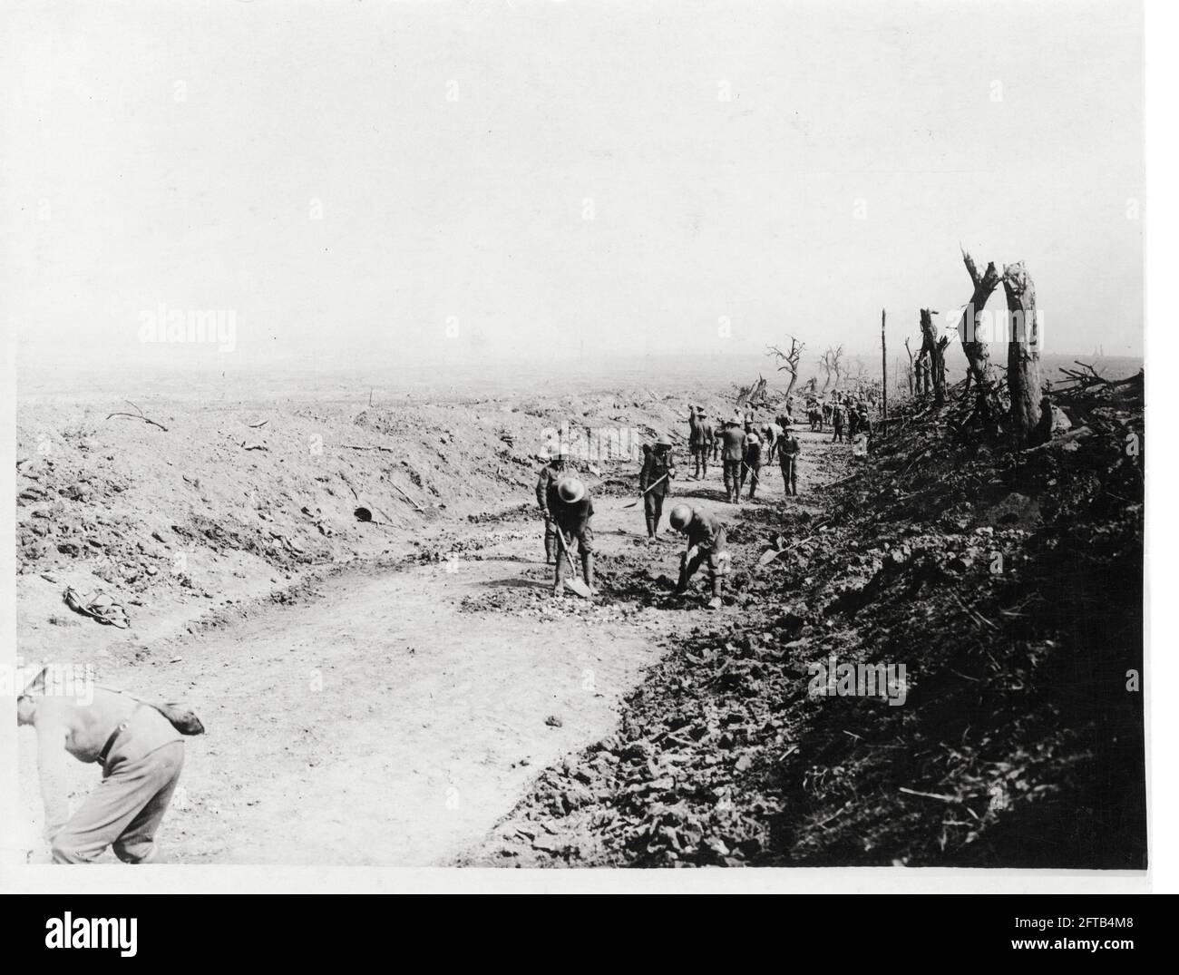 World War One, WWI, Western Front - Troops roadmaking on the ...