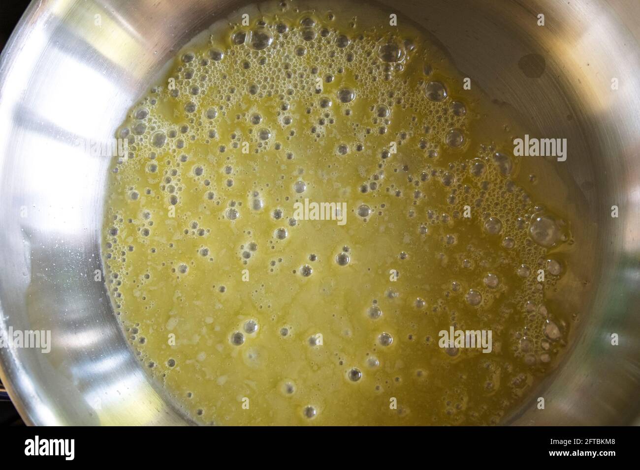 Top down pan hi-res stock photography and images - Alamy