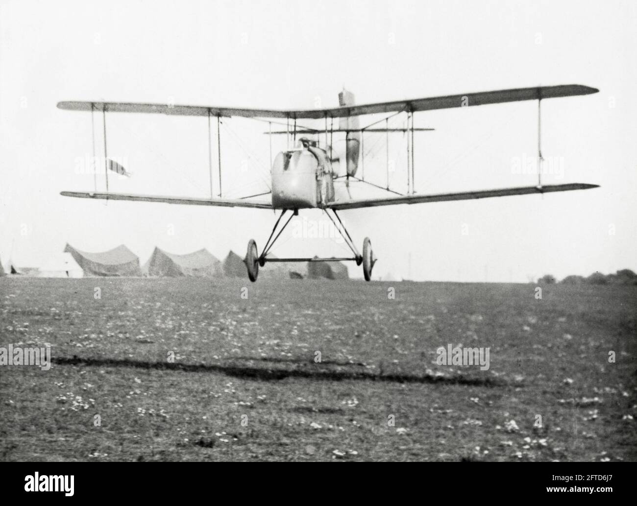 Biplane 1915 hi-res stock photography and images - Alamy
