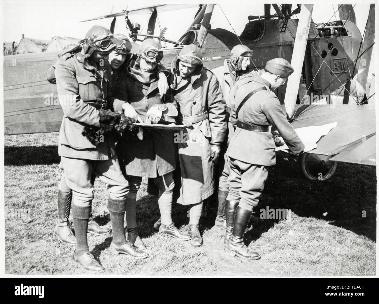 World War One, WWI, Western Front - RAF pilots and observers marking ...