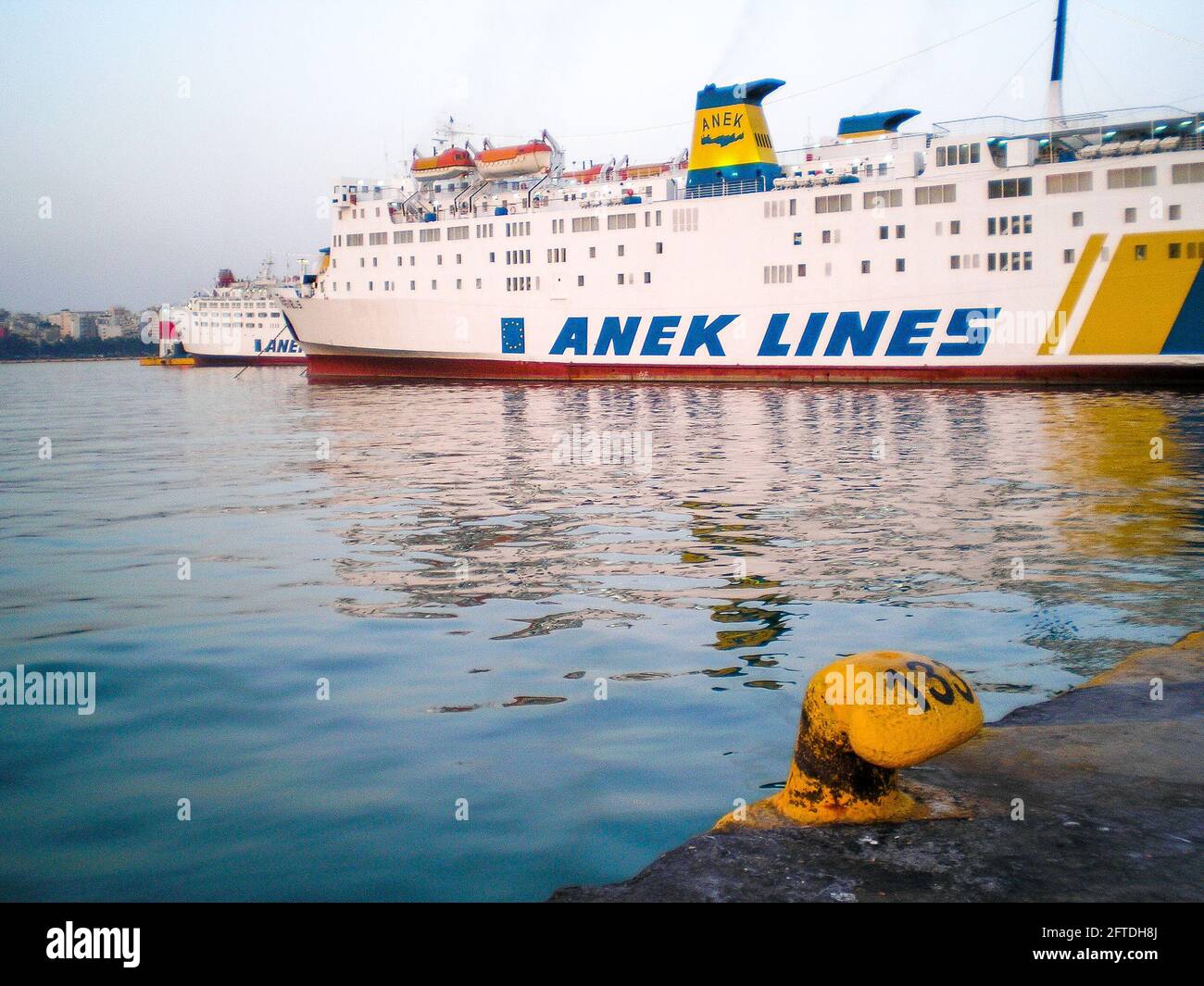 Le crete ferry hi-res stock photography and images - Alamy