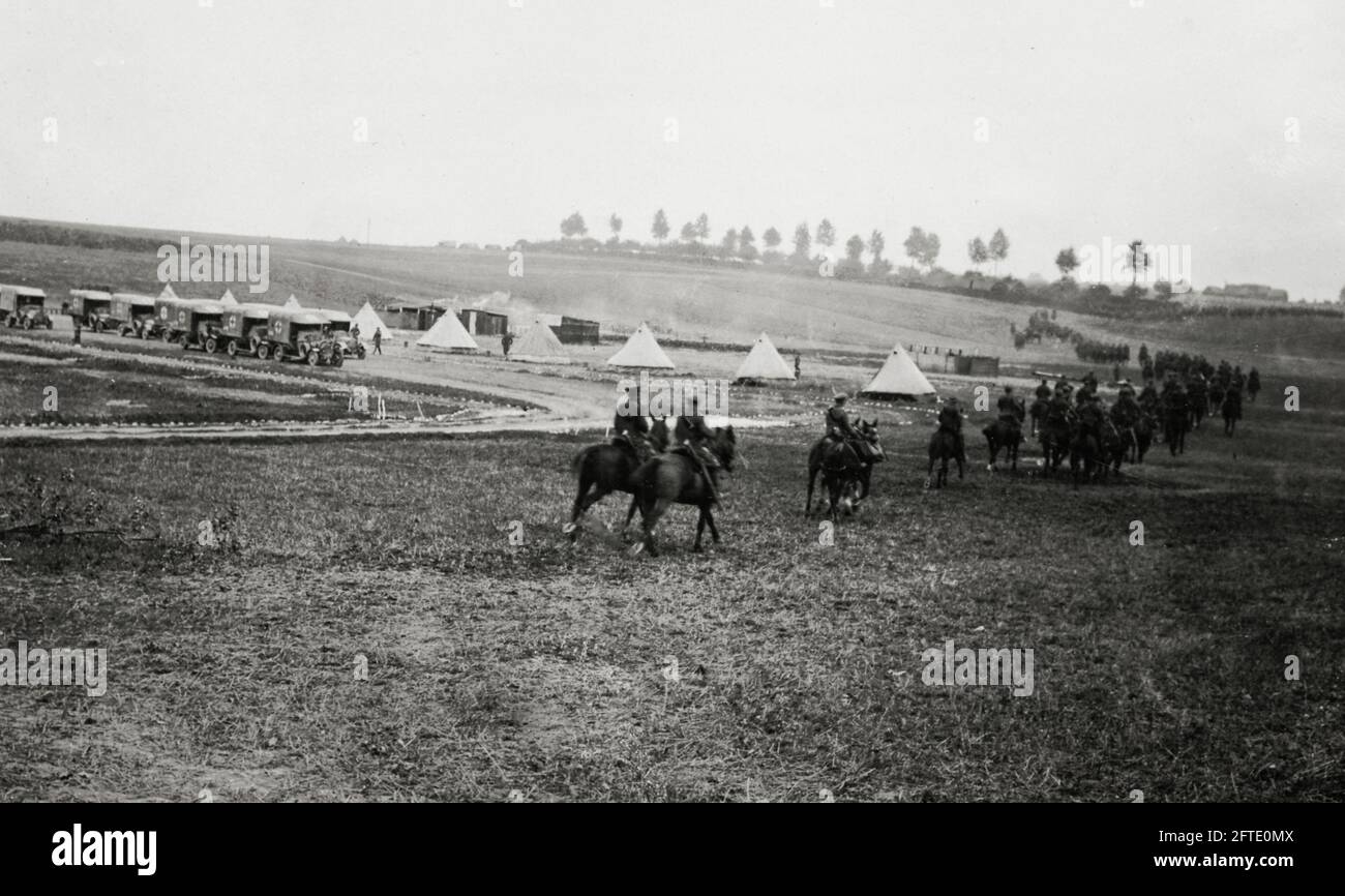 World War One, WWI, Western Front - Cavalry passing a clearing station ...
