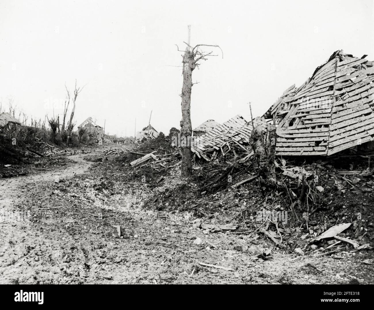 World War One, WWI, Western Front - Scene of destruction in Flers, Orne ...