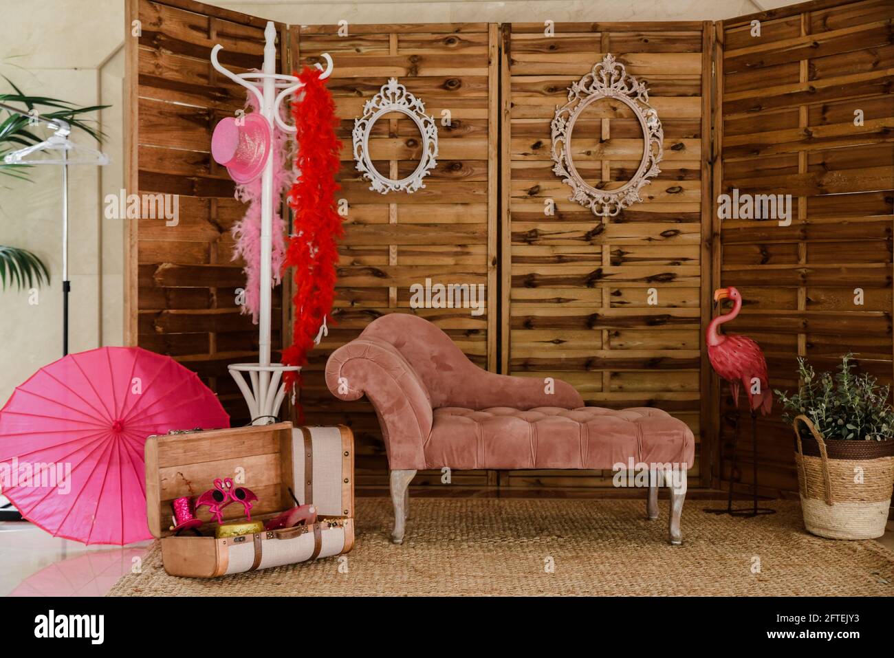Studio photo shot hi-res stock photography and images - Alamy