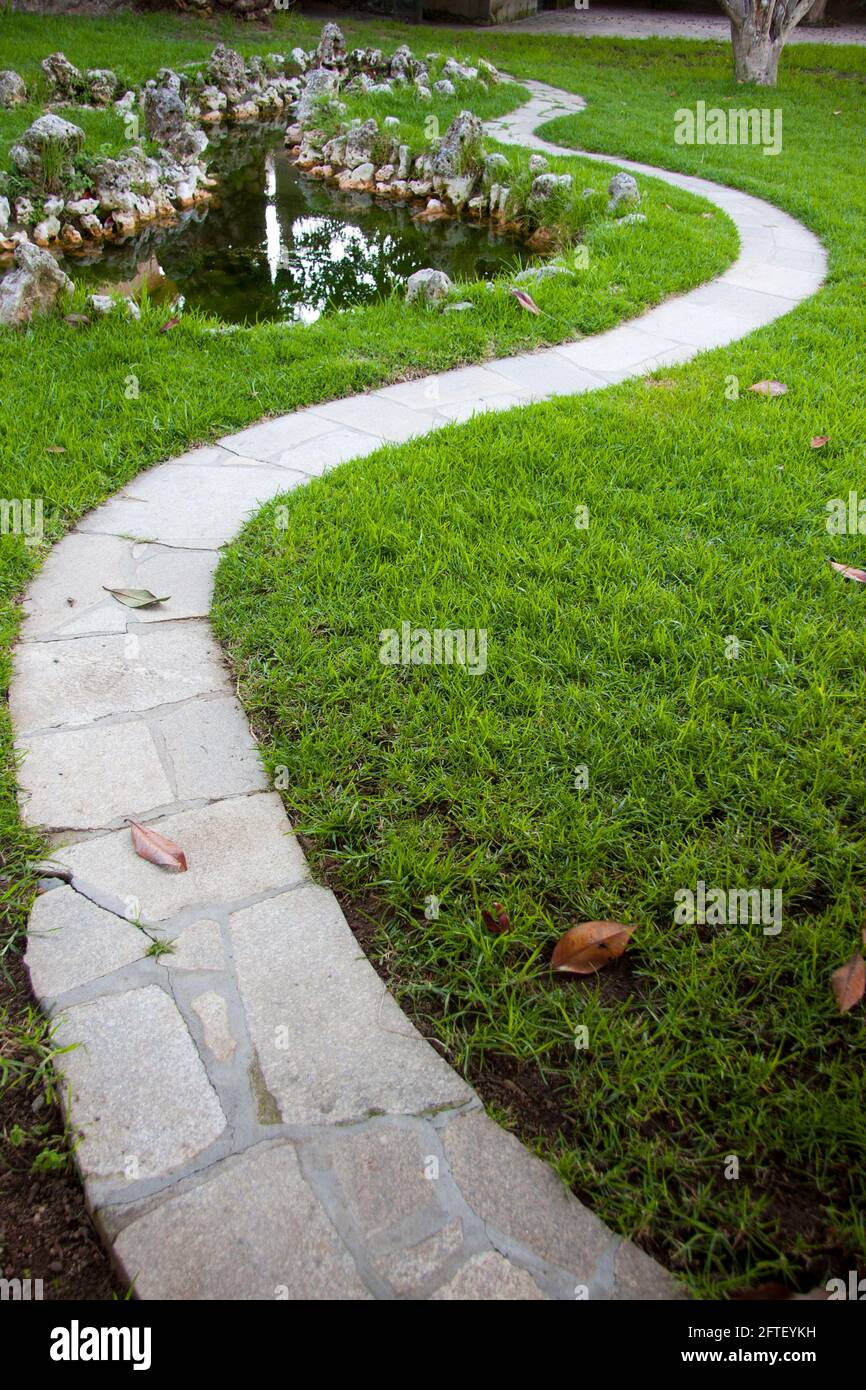 landscape garden path Stock Photo - Alamy